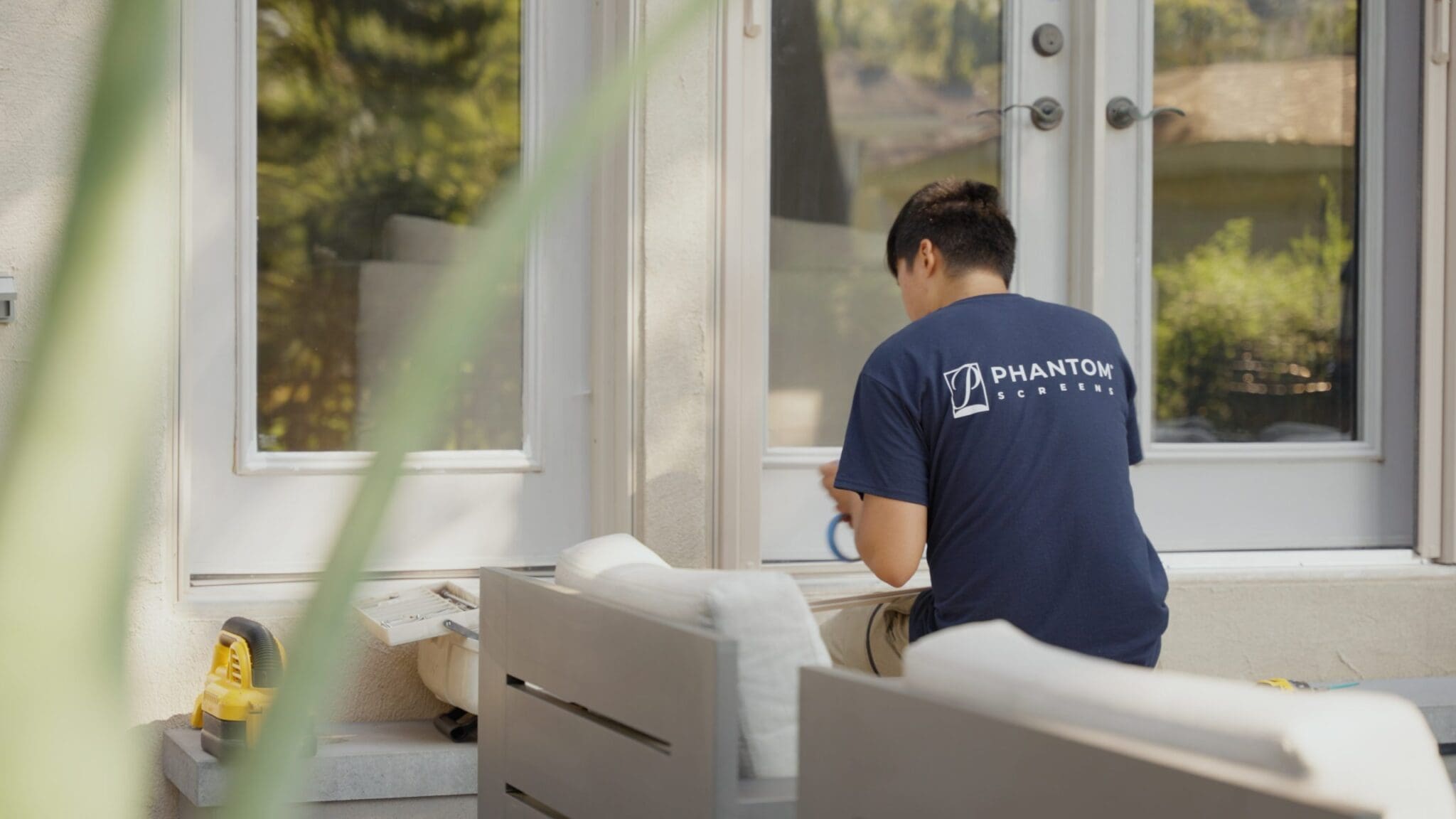 3 Reasons to Love Phantom Screens’ Professional Installation | Phantom Screens