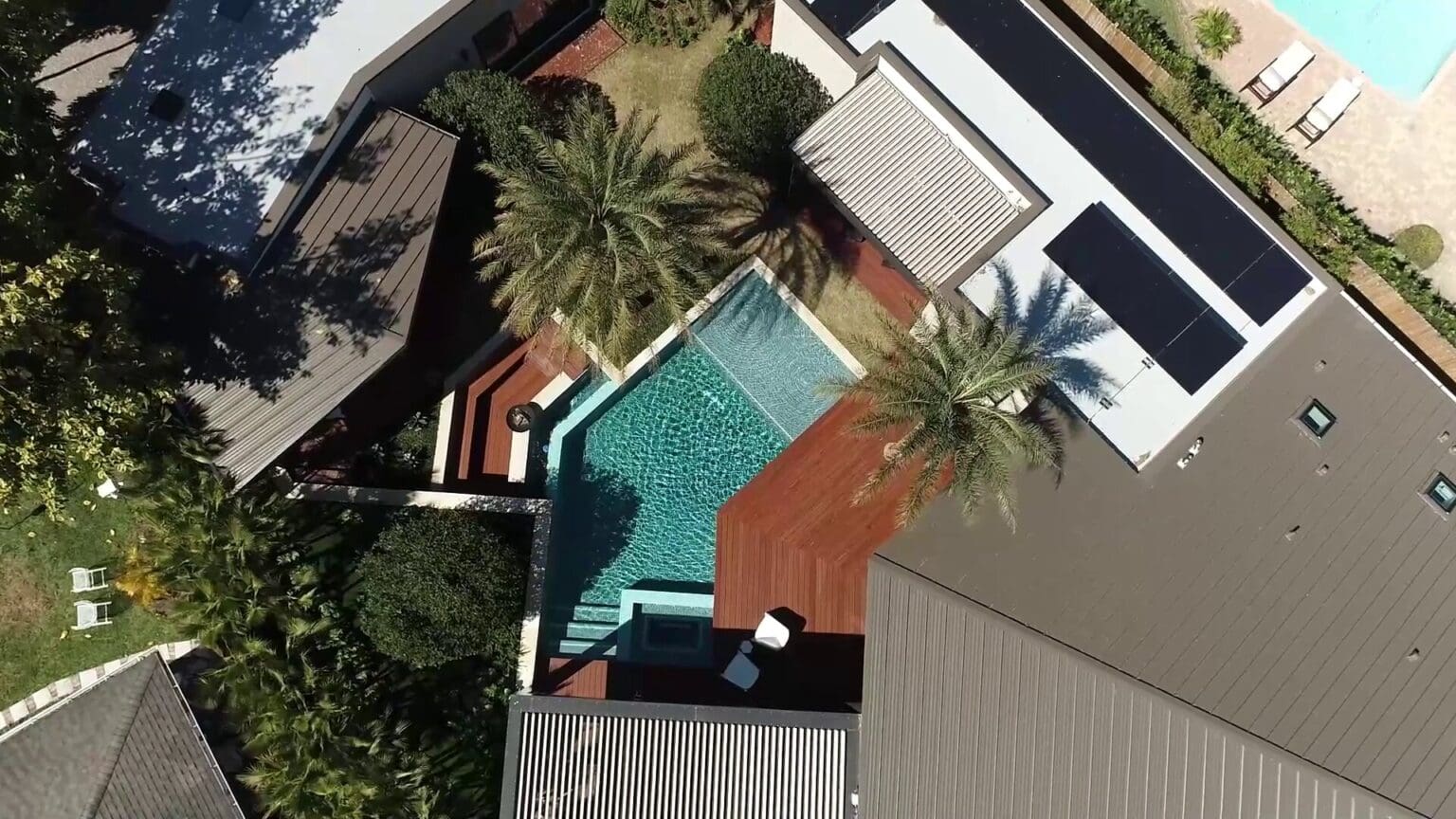 Soaking in the sun with TNAR 2022 | Phantom Screens